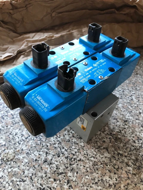 GENUINE JCB 12V Steer Mode Valve P/N 25/221090 (SEE RANGE IN ...