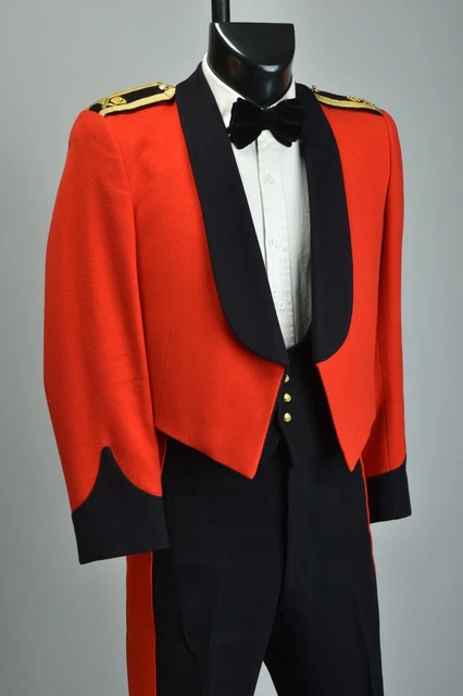 GENERAL'S MESS-DRESS UNIFORM. Fine Condition with Lt-Gen Rank Insignia ...
