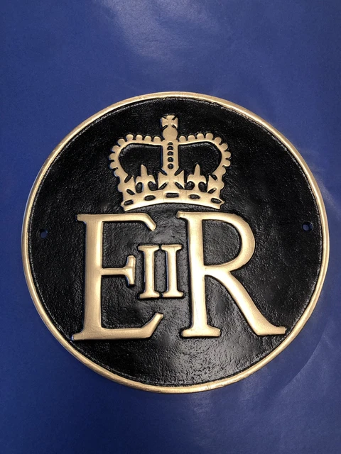 QUEEN ELIZABETH THE 2nd The Crown ER II wall plaque Queen Tribute Royal ...