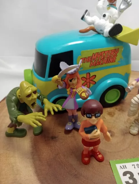 Scooby Doo The Mystery Machine Van With Figures Toy Bundle Lg315 Hanna