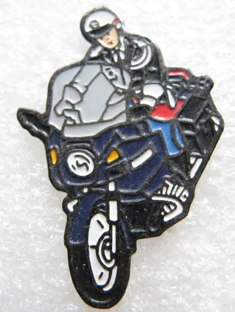 PIN'S UN GENDARME Motard à Moto #1737 EUR 4,00 - PicClick IT