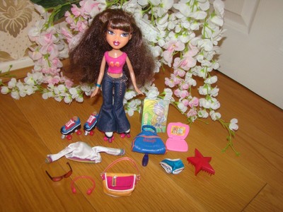 BRATZ FASHION FLASHBACK Fever 70S Disco Dynamite Sasha No Doll £20.25 ...