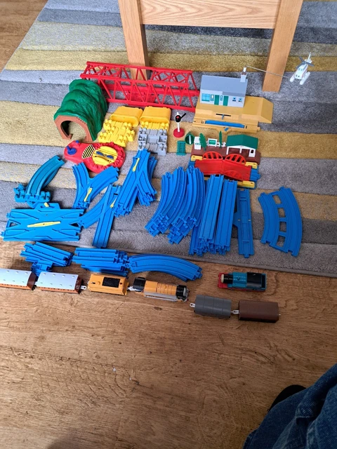 TOMY TRACKMASTER THOMAS tank engine train set £25.00 - PicClick UK