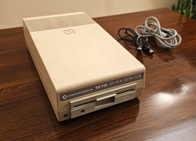 COMMODORE 1570 FLOPPY Disk Drive + Data And Power Cable (For C64 C128 ...