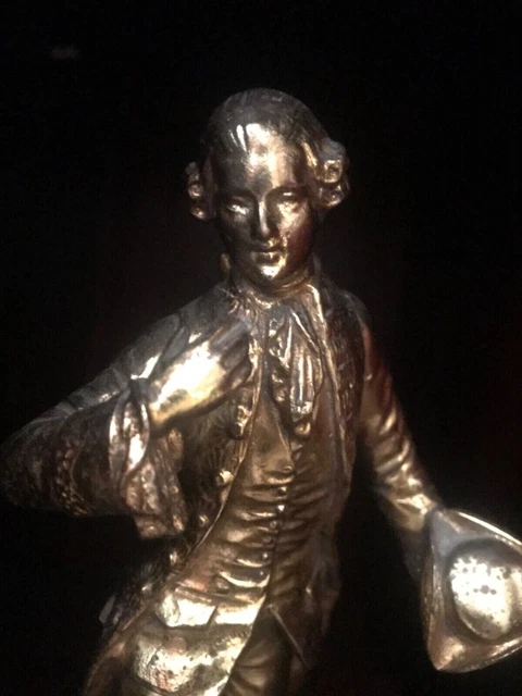 RARE ANCIENNE BELLE STATUE D’UN NOBLE EN MÉTAL DORÉ Hauteur: 31 cm ...