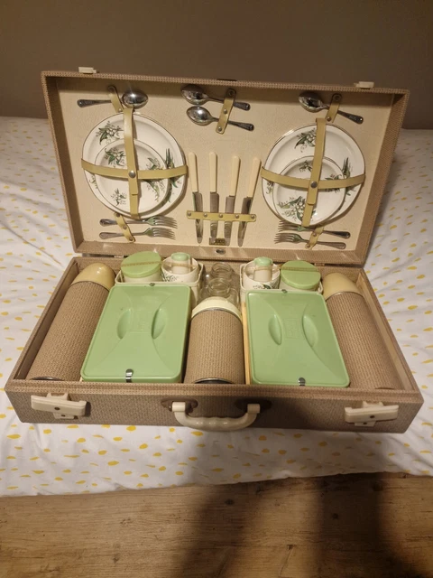 VINTAGE PICNIC set 1950s Complete With Original Contents x 3 flasks £ ...
