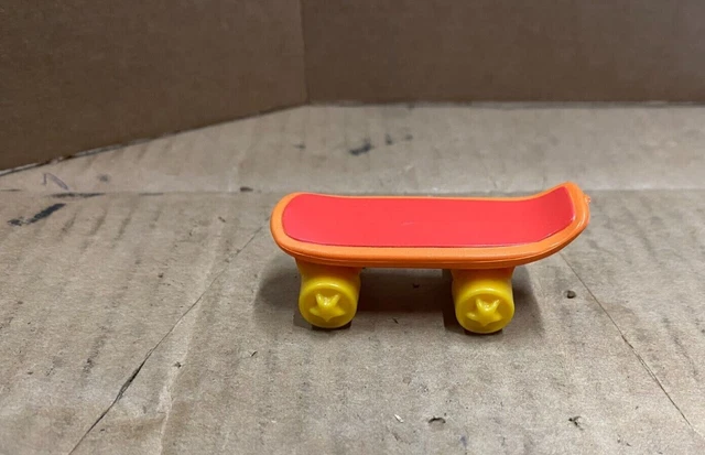 VINTAGE AGC 85 Care Bears Cousin Posable Swift Heart Rabbit SKATEBOARD ...