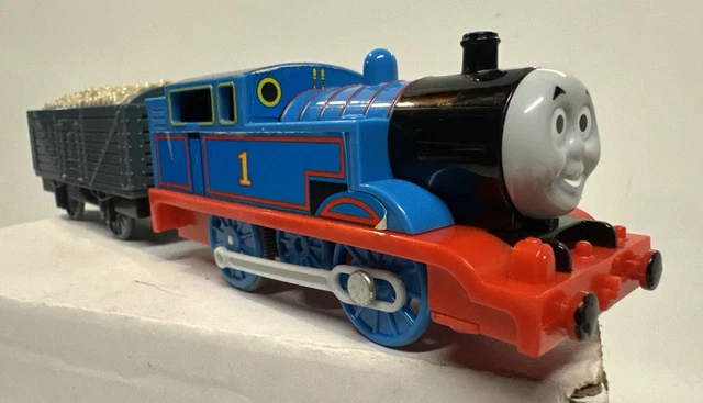 THOMAS & FRIENDS Trackmaster Talking Thomas Engine With Motorized Car ...