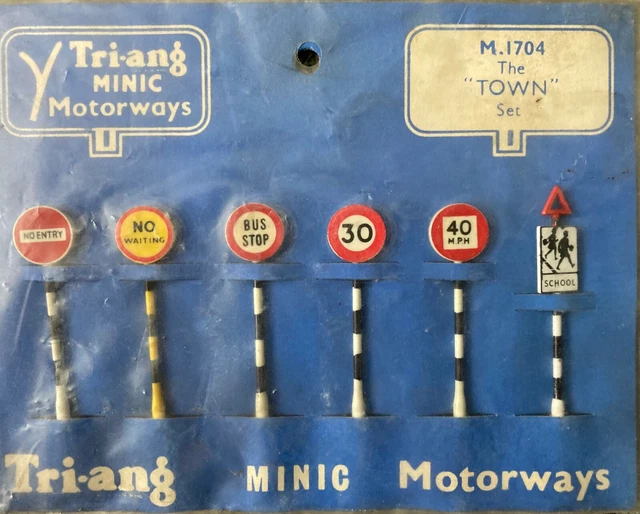 TRIANG MINIC MOTORWAYS Road Signs- M1704 The Town Set £42.32 - PicClick UK
