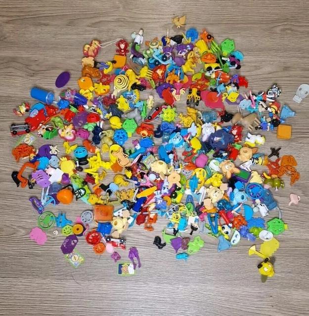 HUGE BUNDLE OF Kinder Suprise Toys £14.99 - PicClick UK