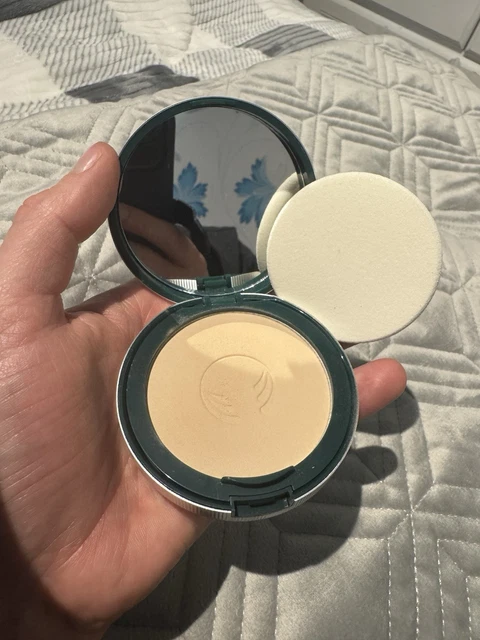 THE BODY SHOP Pressed Face Powder Compact Refillable Mirror Sponge ...