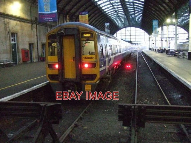 PHOTO HULL Railway Station Northern Class 158 No. 158861. £1.75 ...