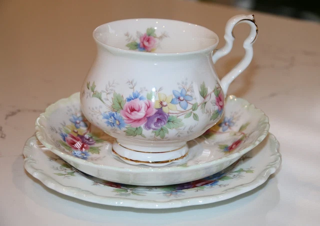 ROYAL ALBERT 'COLLEEN' Teacup Trio Set - Pretty Florals - Victoria ...