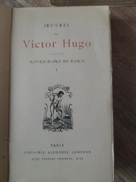 LIVRE VICTOR HUGO Notre Dame de Paris deux tomes 1948 EUR 8,00 ...