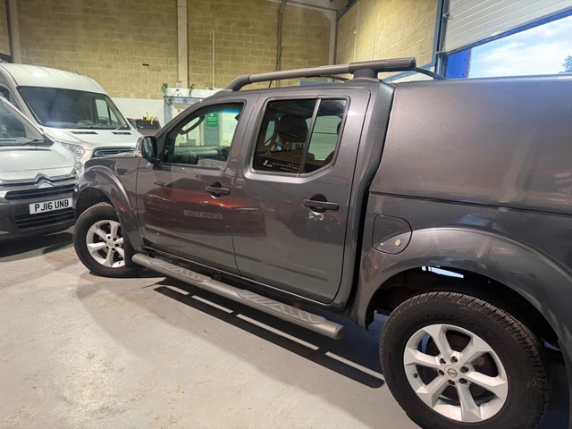 2015 NISSAN NAVARA Double Cab Pick Up Tekna 2.5dCi 190 4WD PICK UP ...