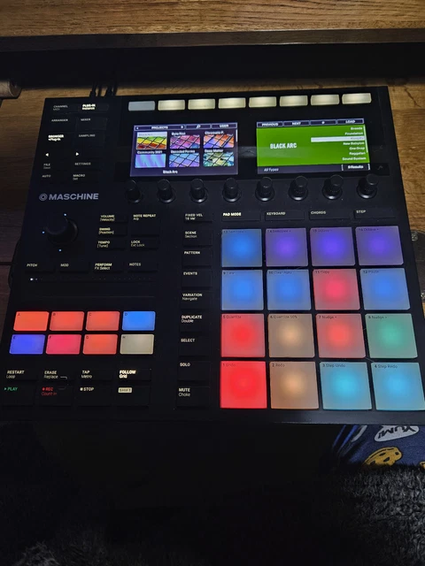 NATIVE INSTRUMENTS MASCHINE MK3 + Free Komplete Select, NI Drum Machine ...