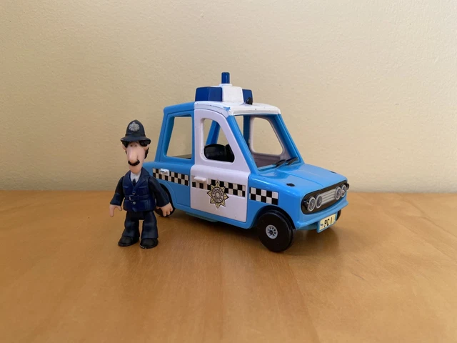 POSTMAN PAT PC Selby Police Car Push Along With Sounds & Figure £8.95 ...
