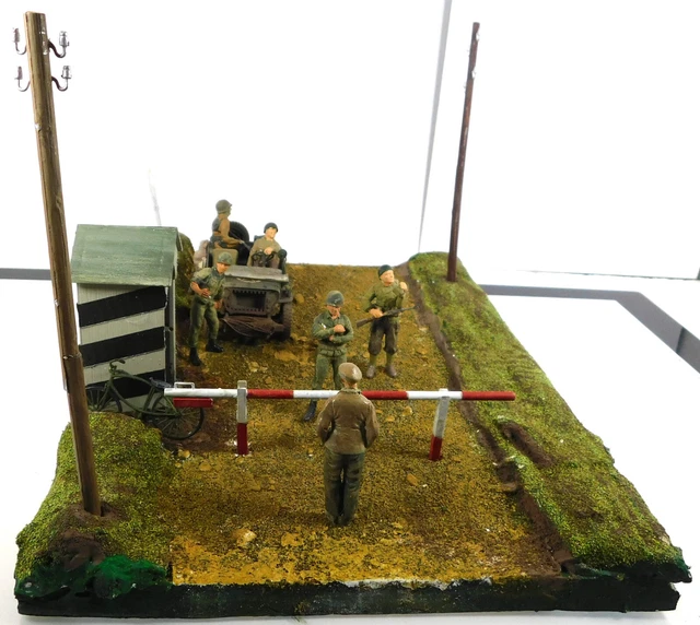 1.35 SCALE Battlefield Diarama Ww2 U.s. Army Checkpoint France ...