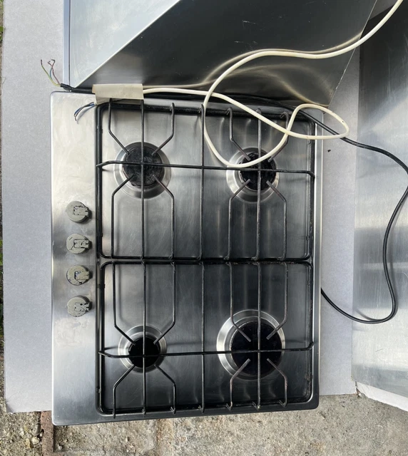 GAS HOB, EXTRACTOR fan, duct cover and stainless steel splashback £0.01 ...