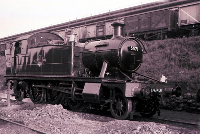 GWR LOCO; 5571 at CARDIFF RAILWAY YARD. 1959 PHOTO 8" x 6" £3.99 ...