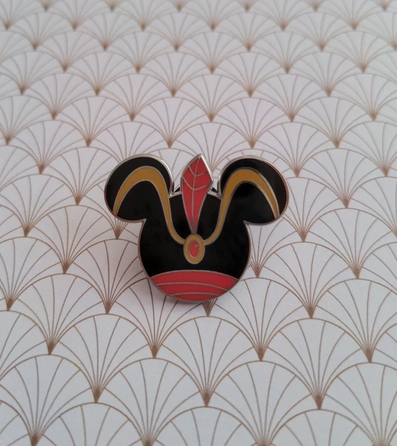 DISNEY STORE DISNEY Villains Mickey Icon Mystery Pin Set Jafar Pin £7. ...