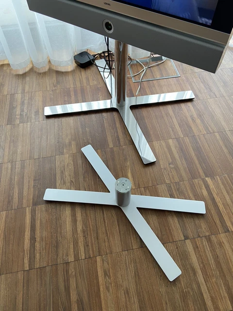 TV LOEWE INDIVIDUAL 32 FHD inkl. Floorstand (drehbar über FS) und Tischfuss EUR 200,00 - PicClick DE