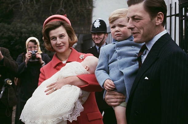 PRINCESS ALEXANDRA AND Family 1966 OLD PHOTO $8.50 - PicClick AU