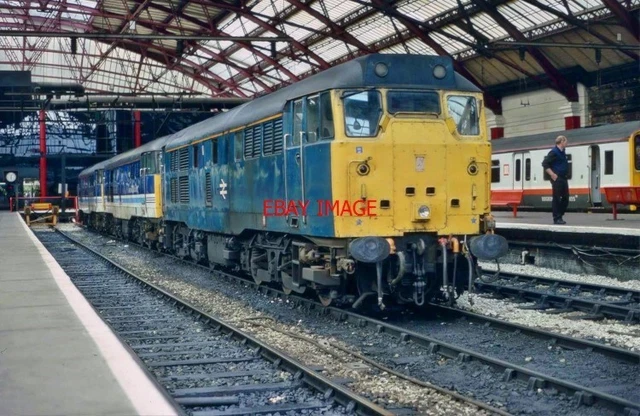 PHOTO CLASS 31 Loco No 31427 Plus 2 Regional Rlys At Liverpool Lime St ...