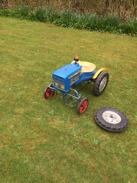 VINTAGE TRIANG Toy Pedal Tractor 1960s 70s for Restoration £61.17 ...