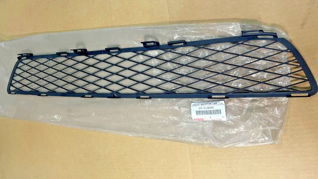 GENUINE TOYOTA COROLLA 2019 - On Front Grille Part 53114-02580 New £100 ...