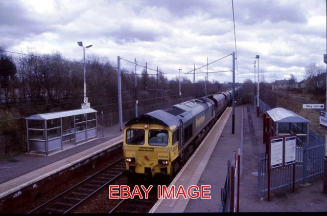 ORIGINAL 35MM SLIDE CLASS 66 LOCO NO 66512 AT HOLYTOWN STATION 3/09 £2. ...