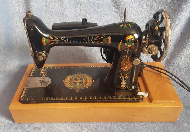 ANTIQUE 1917 SINGER 66k Sewing Machine with Lotus Decal £140.00 ...