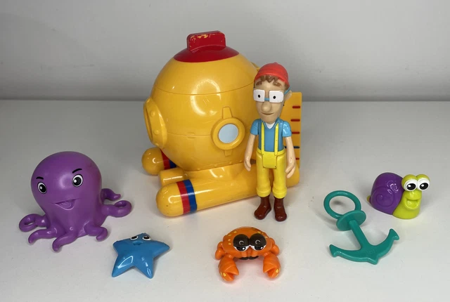 PAW PATROL Captain Turbot with Diving Bell Submarine Bath Time Toy £59. ...
