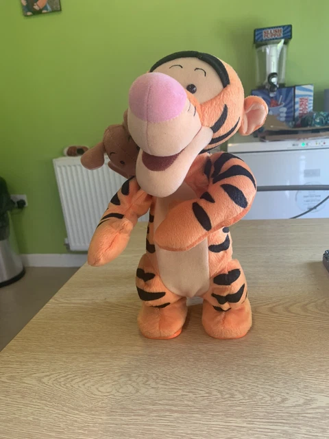 VINTAGE DISNEY BOUNCING Singing Tigger And Roo 1999 Winnie The Pooh ...