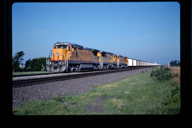 RAILROAD SLIDE - Union Pacific #9215 Diesel Locomotive 1995 Freight ...