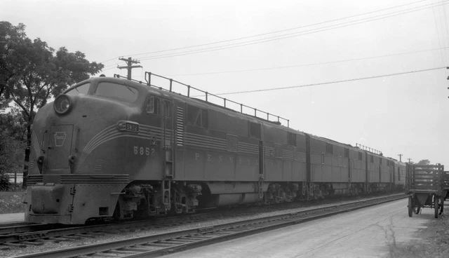 PRR PENNSYLVANIA RAILROAD locomotive, engine No 5852 Old Train Photo $9 ...