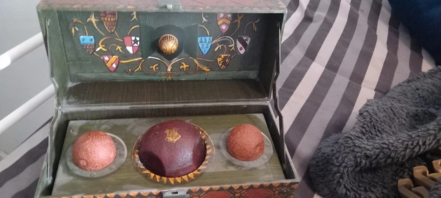 HARRY POTTER COLLECTIBLE Quidditch Set With Lockable Chest, Quaffles ...
