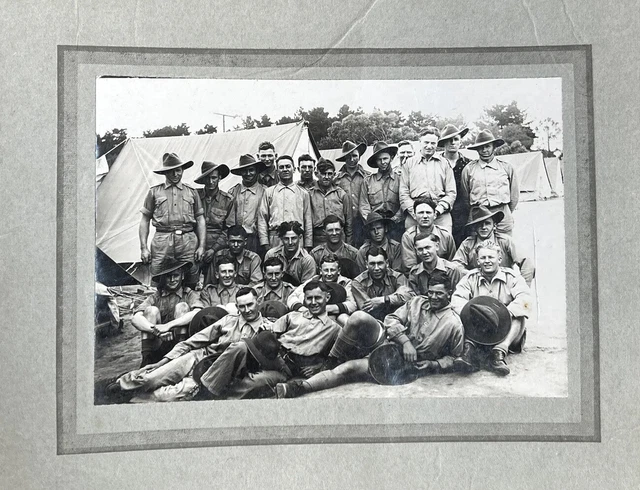 ORIGINAL WW2 AUSTRALIAN photo from 1942, a group of soldiers, AIF in ...