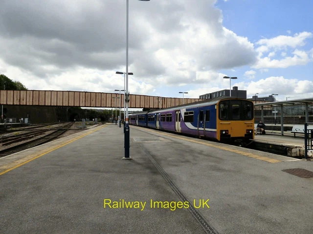 RAILWAY PHOTO CLASS 150 DMU 6x4 Sheffield Station c2018 £2.00 - PicClick UK
