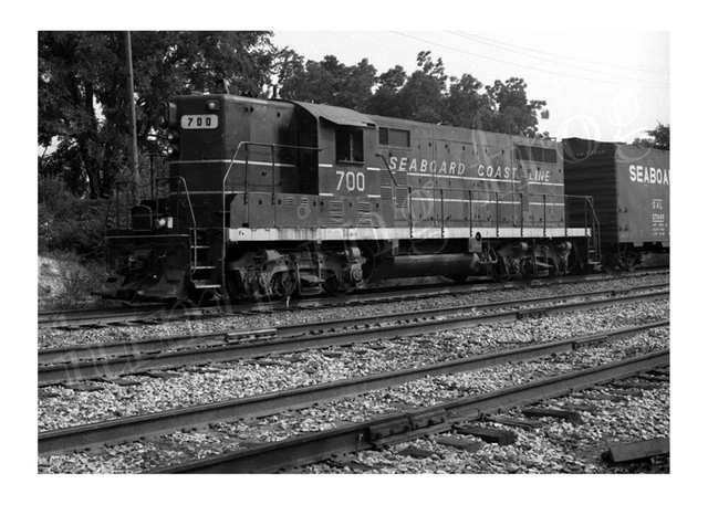 SEABOARD COAST LINE Railroad diesel locomotive #700 5x7" photo August ...