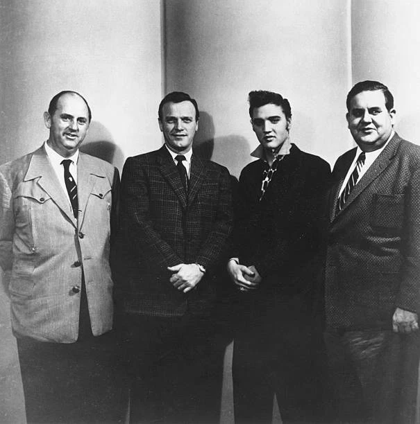 ELVIS PRESLEY WITH Colonel Tom Parker Eddy Arnold & Steve Sholes 1958 ...