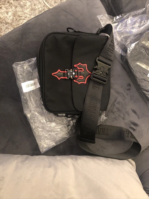 TRAPSTAR IRONGATE T Cross Body Bag 2.0 Black-Red Brand New £65.00 ...