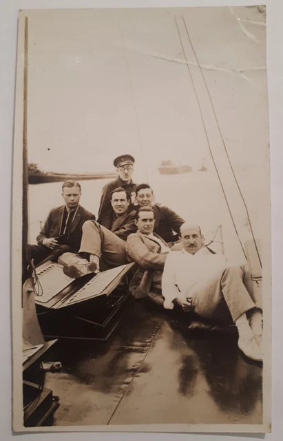 PHOTO ANCIENNE VINTAGE Snapshot Hommes Bateau Mer Men Boat Sea EUR 10 ... PHOTO ANCIENNE VINTAGE Snapshot Hommes Bateau Mer Men Boat Sea EUR 10 ...