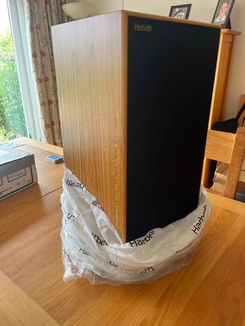HARBETH SL5 PLUS Eucalyptus Speakers x2 Amplifier and x2 Heavy Stands £ ...