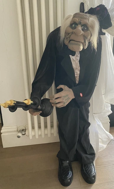 ANIMATED AND TALKING Halloween Butler With Moving Raven and Light Up ...