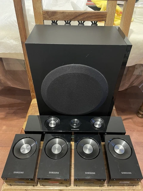 SAMSUNG SURROUND SOUND Cinema Left and Right Speakers, Centre piece ...