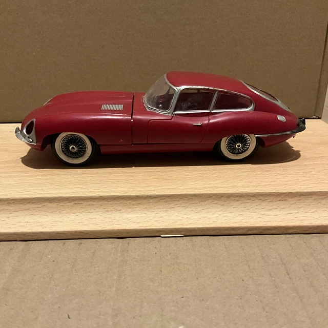 AURORA MODEL KIT car built XKE jaguar 1/25 Spares Repairs £14.90 ...