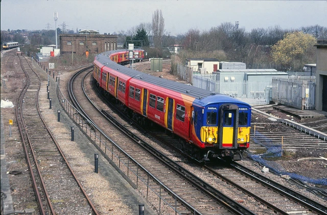 10046 COLOUR RAILWAY Slide Emu Class 455/9 5918 At Guildford 2010 £2.99 ...
