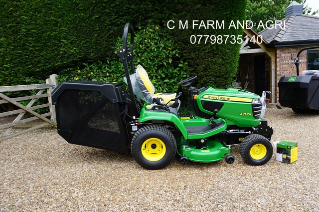 NEW JOHN DEERE X950R Ride On Tractor 54" Deck & Tip Grass Collection £ ...