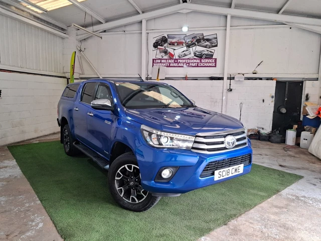 2018 TOYOTA HILUX Invincible D/Cab Pick Up 2.4 D-4D Auto PICK UP Diesel ...